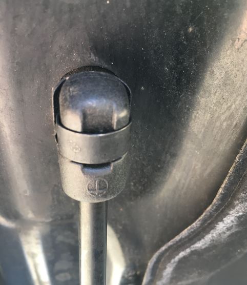 Changing Bonnet Struts | Jaguar Forum